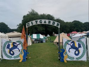 Putting Up The Pennsic Camp Gate – Tyddyn Ystradfflyr
