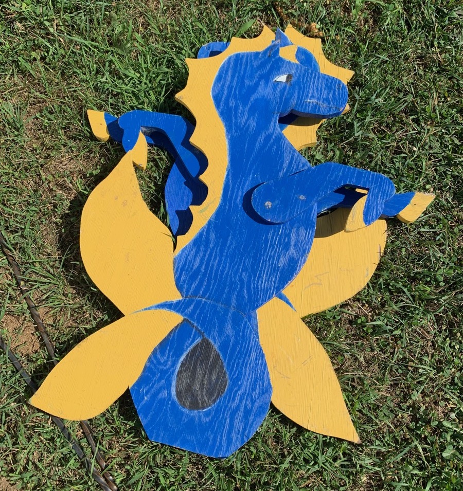 Putting Up The Pennsic Camp Gate – Tyddyn Ystradfflyr